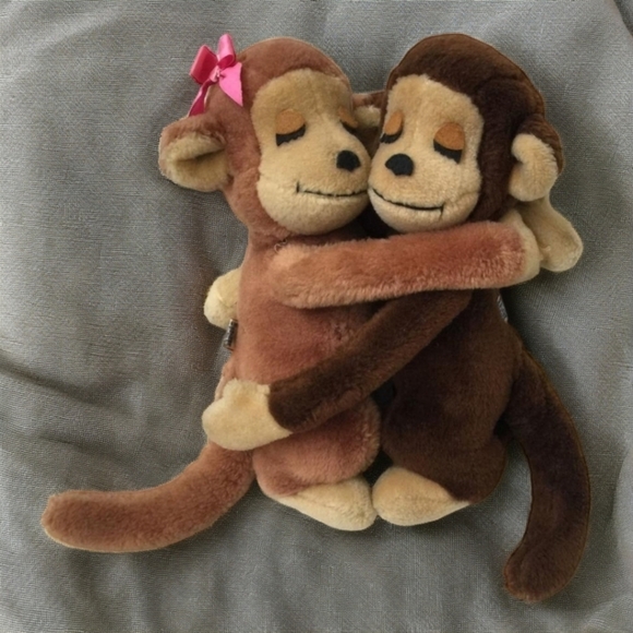 Other | Vintage 1975 R Dakin Co Monkeys Hugging Hand Holding And ...